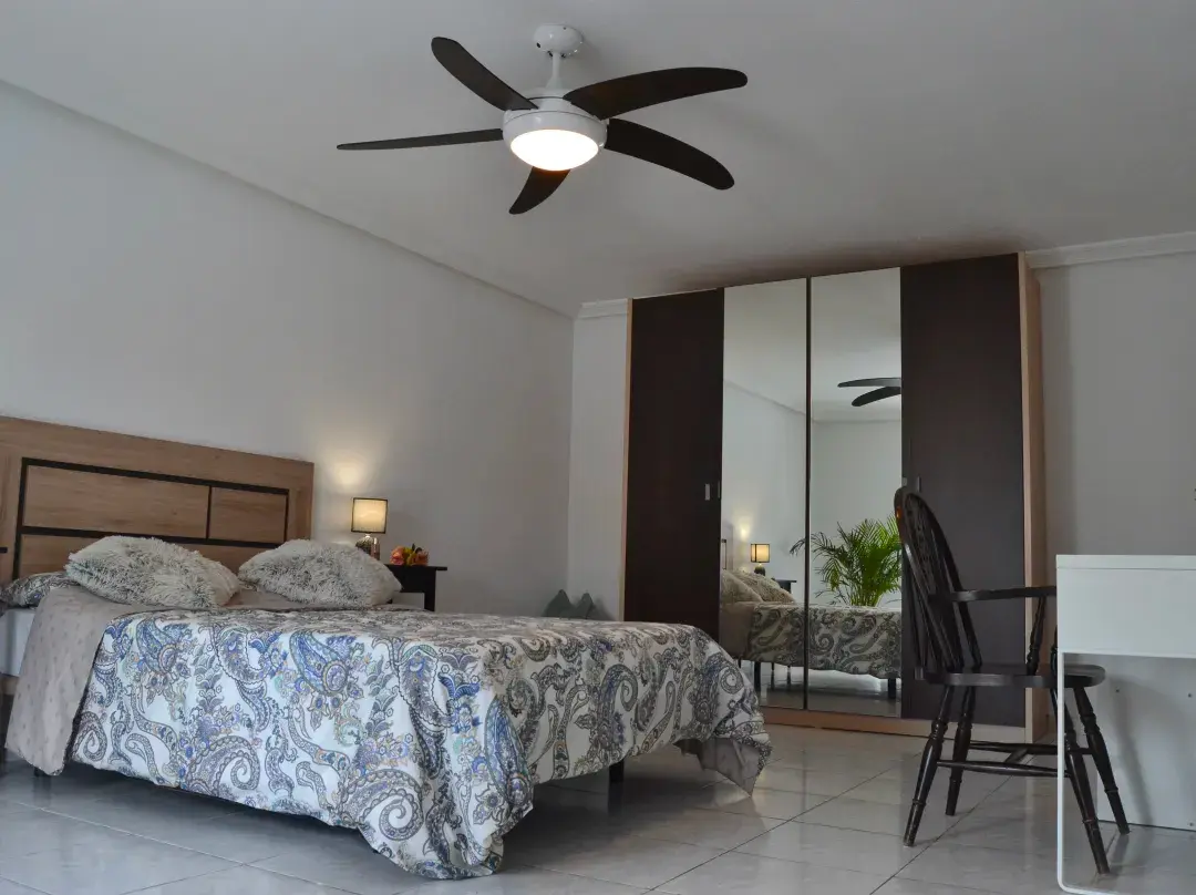 Elegante Vivienda Adosada Con Piscina Compartida En Torrevieja - Torrevieja