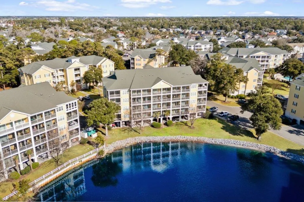 Lake View And Golf Cart Access - Beautifully Decorated Retreat - North Myrtle Beach, SC