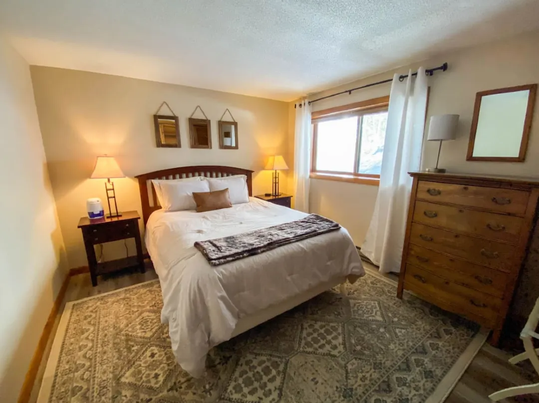 Scenic Views And Cozy Fireplace Access - Spacious Retreat - North Conway, NH