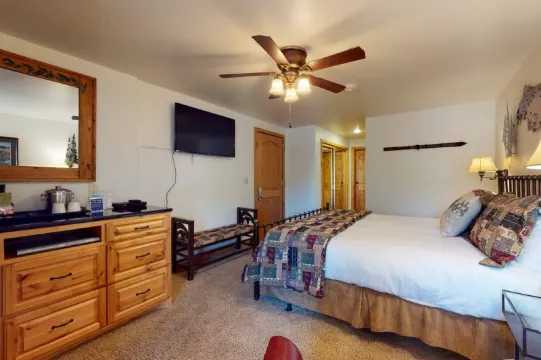 Heated Outdoor Pool And Slope-side Hot Tubs - Elegant Mountain Escape - Vail, CO