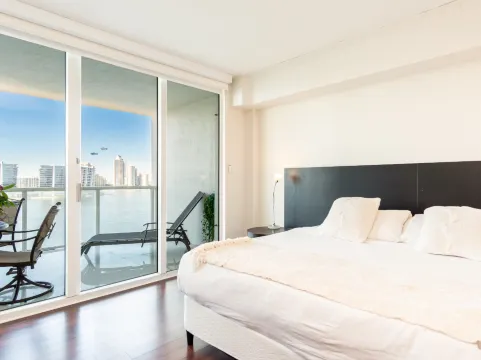 Marina Bay 1103 - Sunny Isles Beach, FL