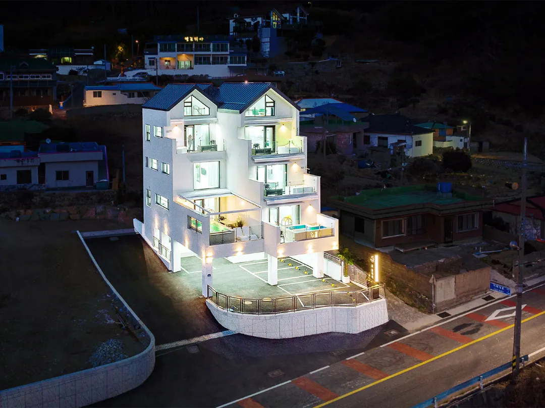 Geoje Lesolay Poolvilla - Geoje