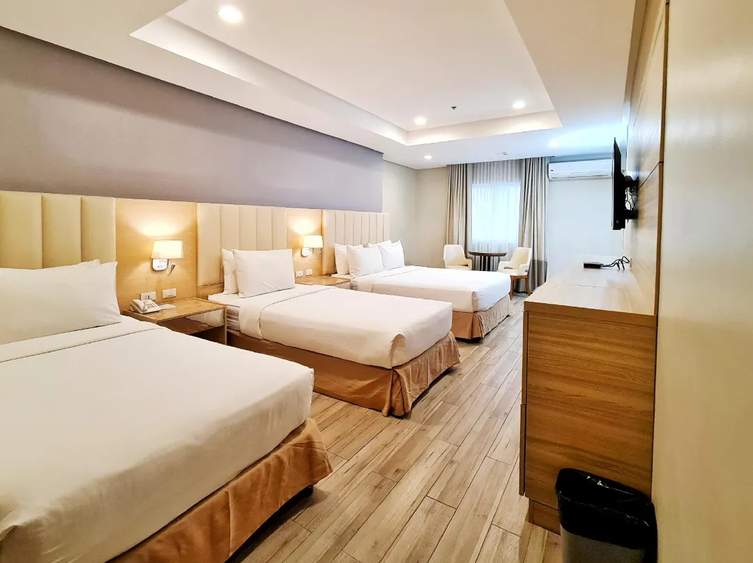 Smallville 21 Hotel - Iloilo City