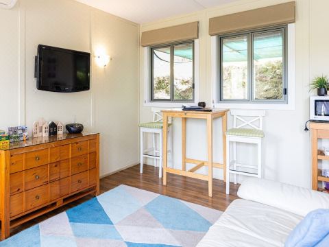 Gisborne Peak Winery Short Term Stays - Gisborne, Australia