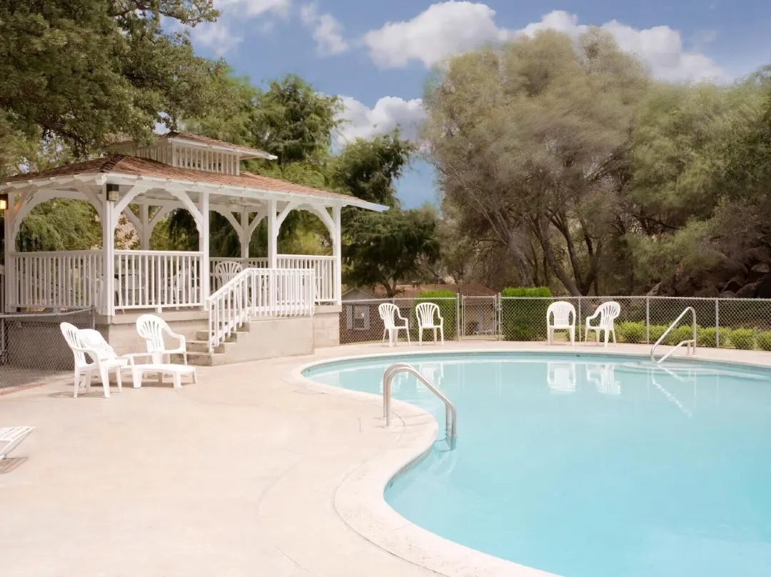 Lazy J Ranch Motel - California