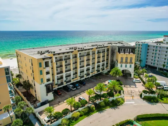 Gulf-front Getaway With Oversized Balcony And Beachside Pool - Stunning Retreat - Fort Walton Beach, FL