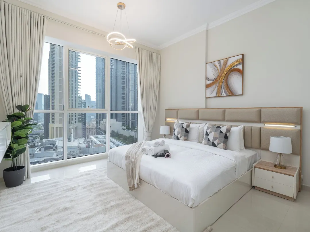 Heaven Crest Holiday Homes Downtown - Studio, 1, & 3 Bedroom Suites 2 Minute - Dubai