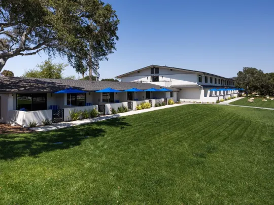 Village Inn - Lompoc, CA