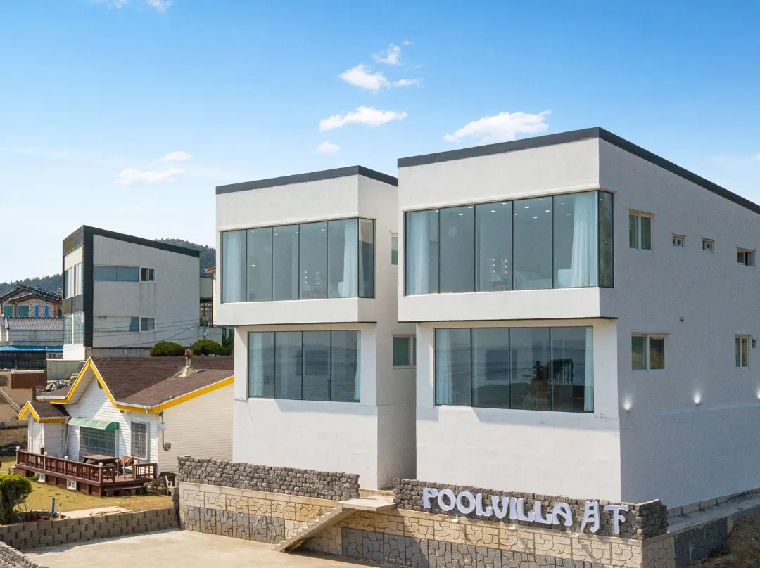 Pohang Wolha Poolvilla - Pohang