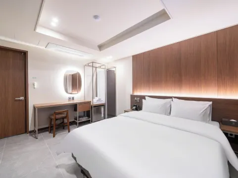 Rampart Hotel - 홍성군