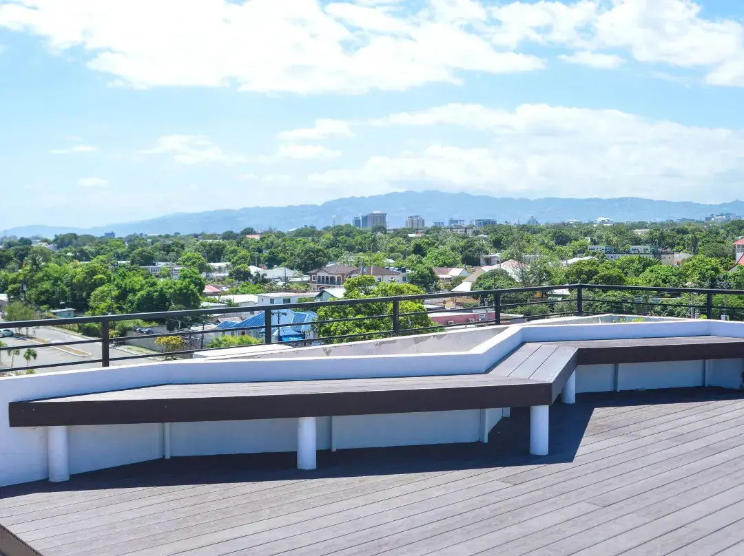 Resort Like Amenities - Accommodation In The City - Kingston, Jamaica