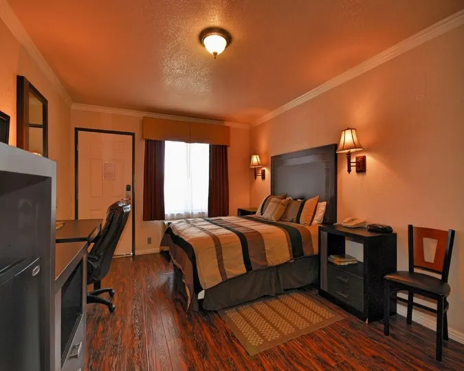 Santa Clarita Motel Reviews: 101 Verified Reviews Latest 2024 | Trip.com