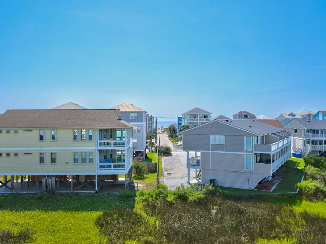 Expansive Ocean Views And Fishing Dock - Serene Coastal Haven - Carolina Beach, NC