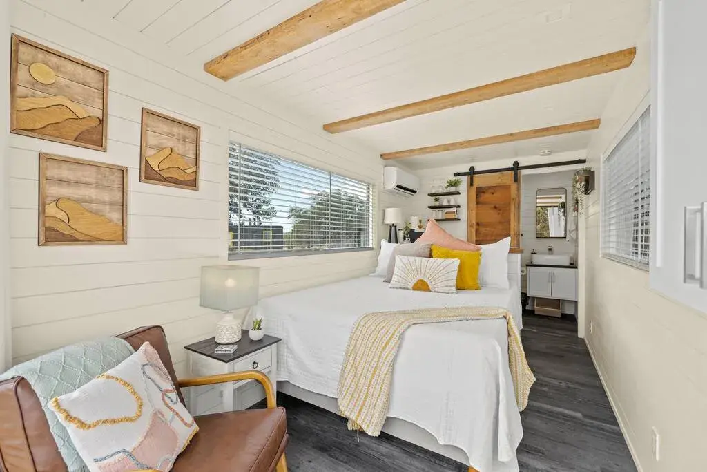 Cozy Sunrise Haven - Tv, Coffee Maker, Rooftop Deck - Fredericksburg, TX