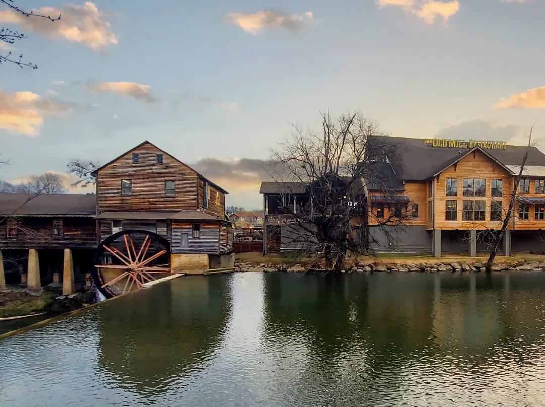 Private Hot Tub And Game Room With Free Activities - Cozy Rustic Haven - Townsend