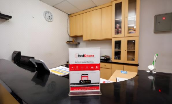 RedDoorz Near Kota Lama Semarang (Central Semarang) - 2026 Prices ...