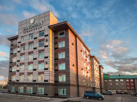 Sandman Signature Calgary Airport Hotel - Calgary