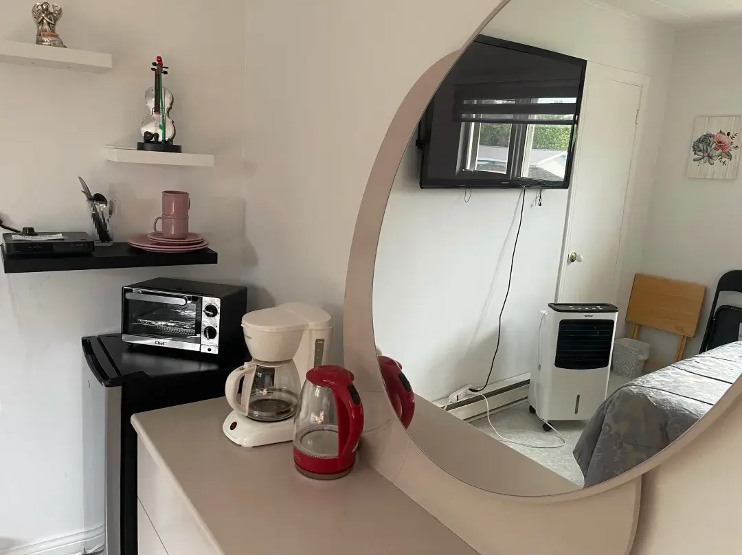 Room In Guest Room - Homestays In Gaspésie - Without Breakfast Provided - Quebec