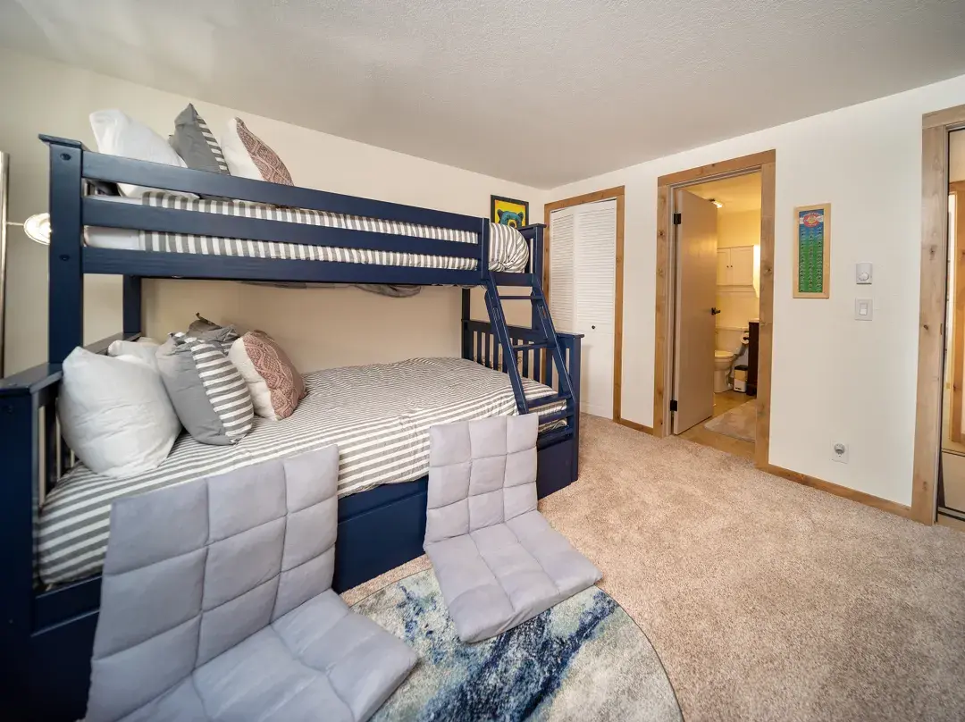 Heated Indoor Pool And Serene Forest View - Inviting Family Haven - Winter Park, CO