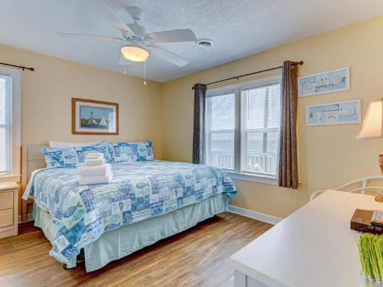 Oceanfront Deck And Charcoal Grill - Charming Coastal Retreat - Kure Beach, NC