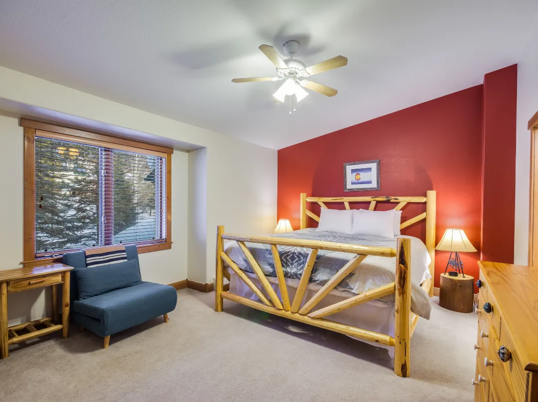 Community Hot Tub And Stylish Living Area - Charming Ski Retreat - Steamboat Springs, CO