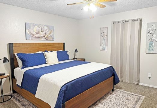 3-bdr house in beautiful Mustang with HighSpeed WiFi, New furniture ...