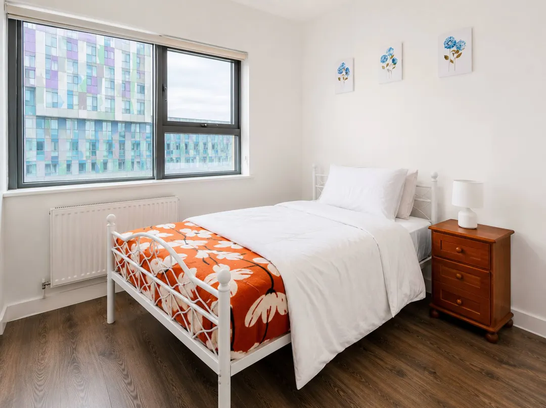 Spacious 2br Sleeps 7,  Long Stays - Croydon