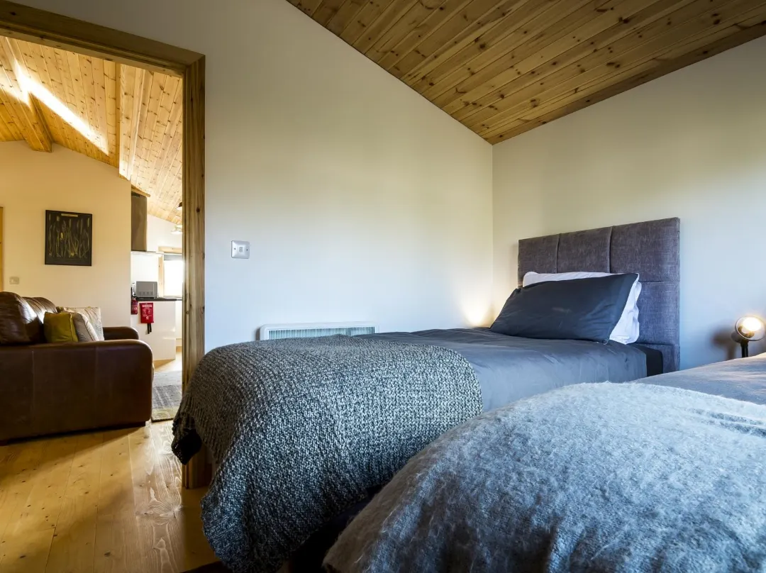 Laurel Lodge - 2 Bedroom Log Cabin - St Florence - Pembrokeshire