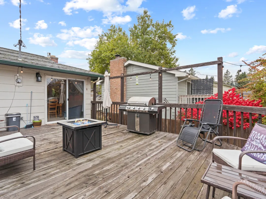 Game Room And Outdoor Oasis With Bbq Grill - Fun And Stylish - Spokane, WA