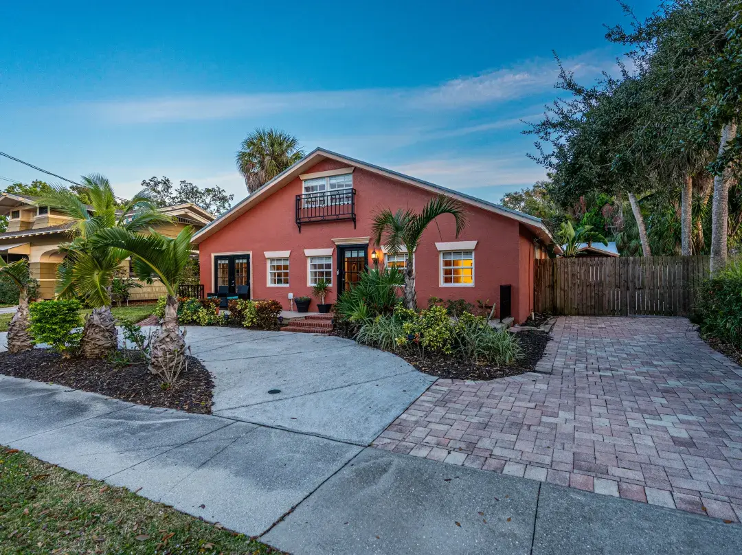 Tropical Paradise Retreat - Pool, Cabana, Games, Wifi - Bradenton, FL