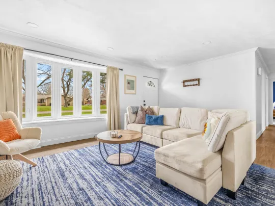 Charming Retreat With Fire Pit And Rec Room - Inviting Getaway - Stevensville, MI