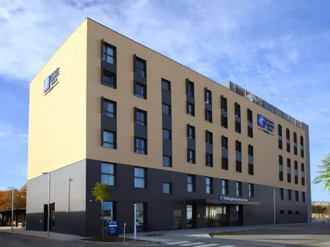 Holiday Inn Express & Suites Barcelona - Sabadell - Barberà del Vallès