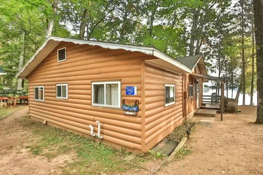 Serene Lakefront Haven - Lakeside Deck, Fireplace, Grill - St. Germain, WI