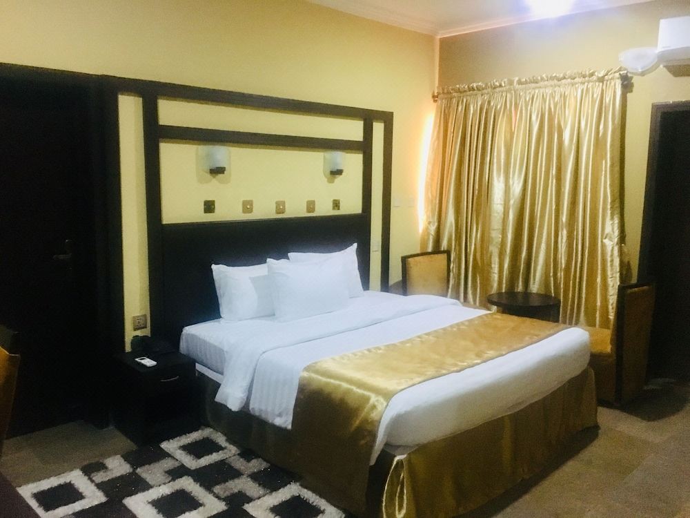 Blue Moon Beach Hotel & Resort - Lagos