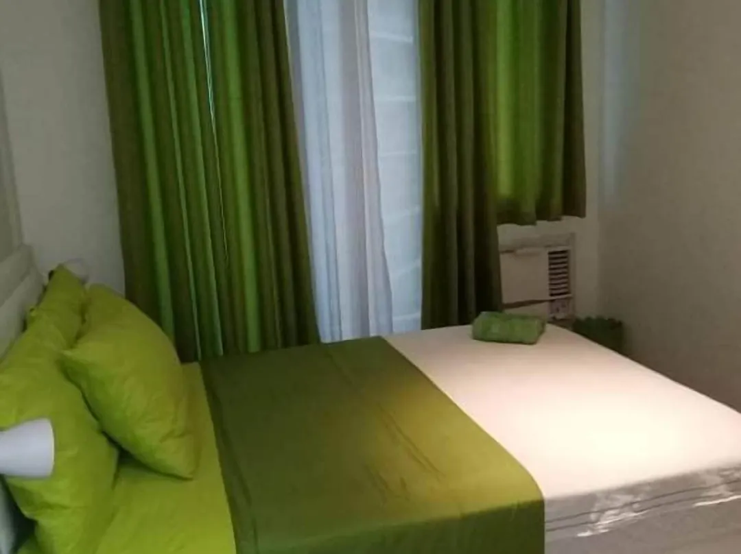 Azure Condotel - Parañaque