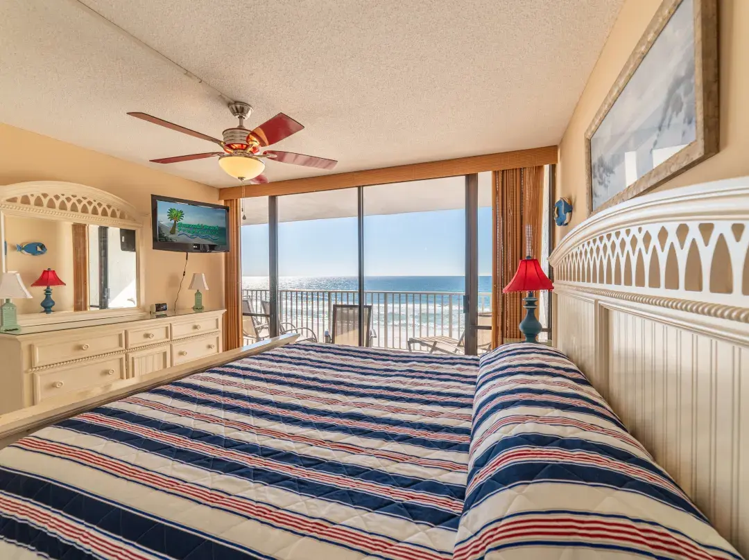Cozy Living And Scenic Balcony Access - Charming Beachfront Escape - Panama City Beach, FL