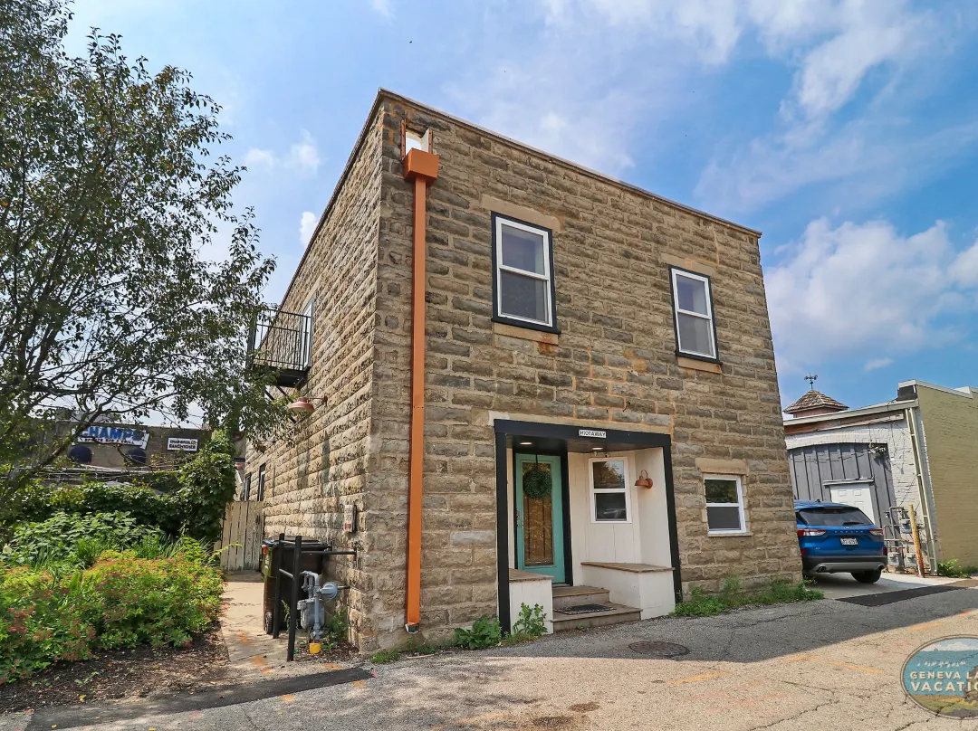 Chic Haven - Private Deck, Shared Patio, In Downtown - Lake Geneva, WI