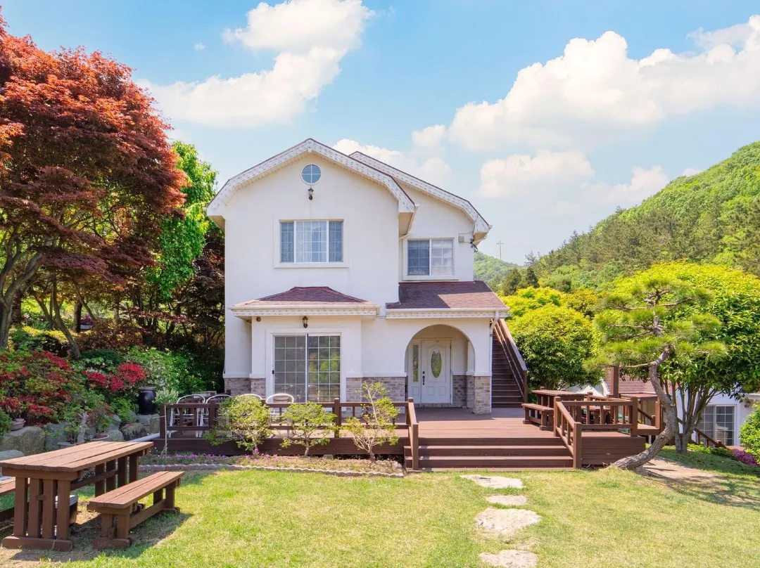 Yeosu Forest Love Pension - Yeosu