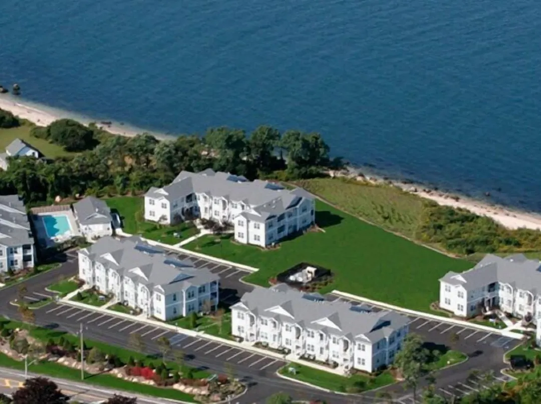 The Cliffside Resort Condominiums - Long Island