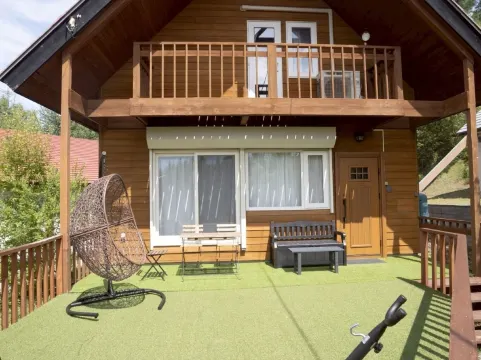 Lake Toya Premium Cabin - Date