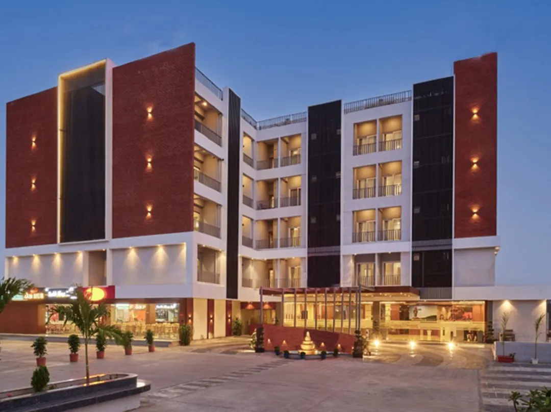 Comfort Inn , Statue Of Unity - Nandurbar
