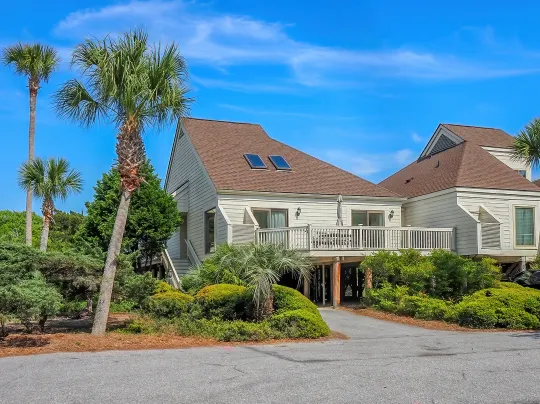Sunny Proximity To Beach Club And Golf - Charming Coastal Retreat - Edisto Beach, SC