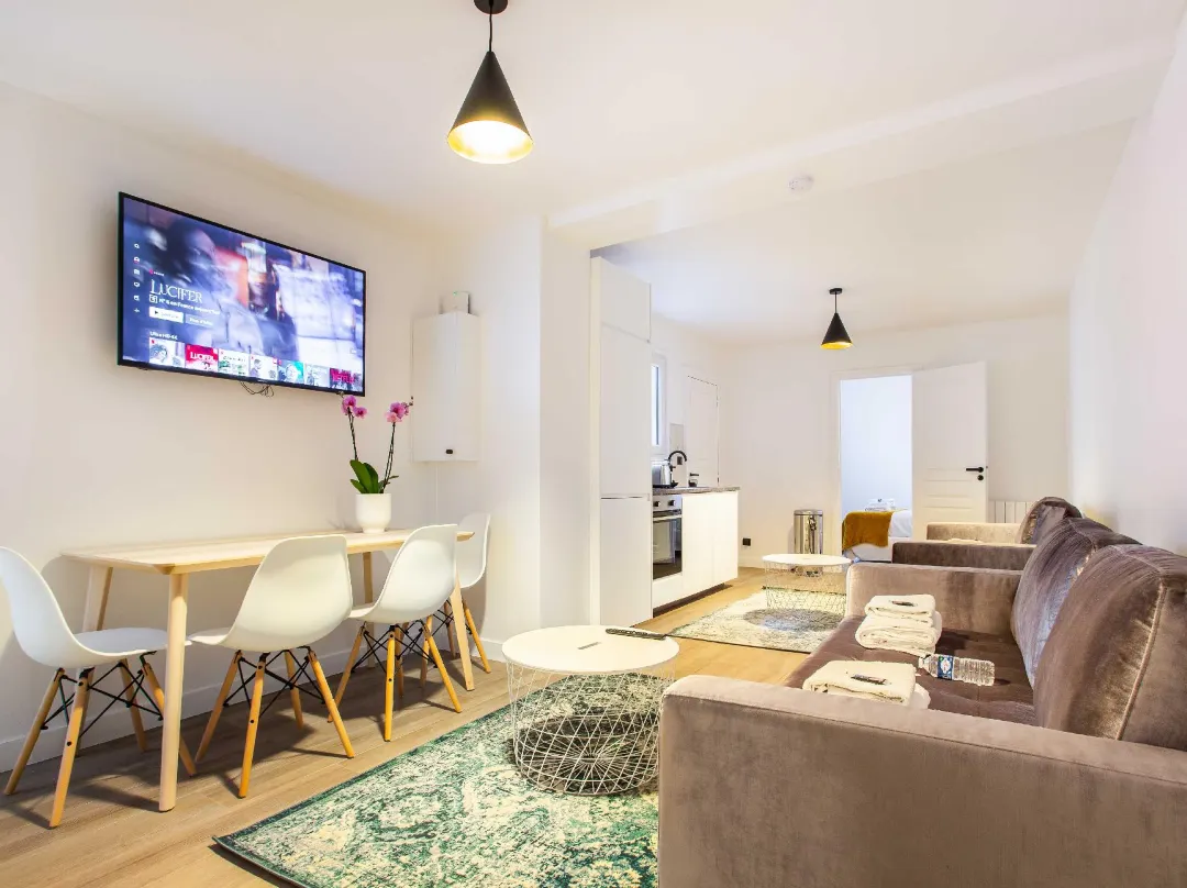Elegant Apartment - 2bd - 8p - Eiffel Tower - 巴黎