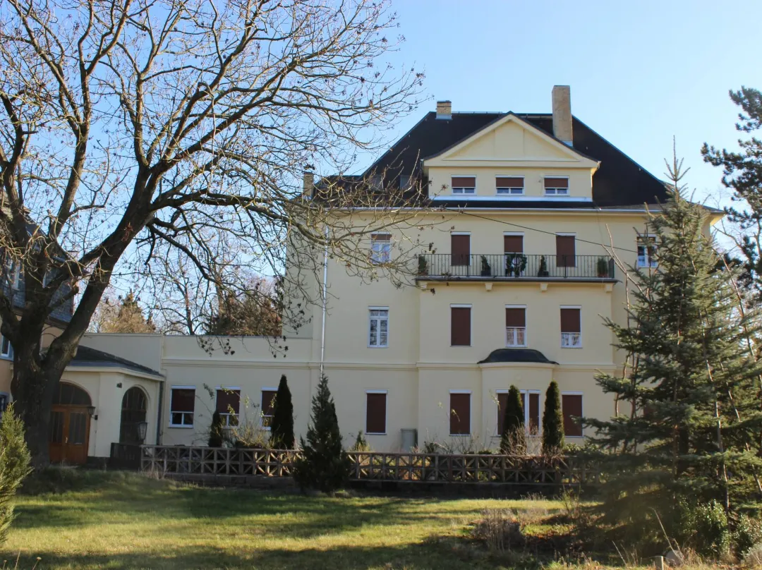 Spending A Splendid, All Natural Time At A Mansion - Oschatz