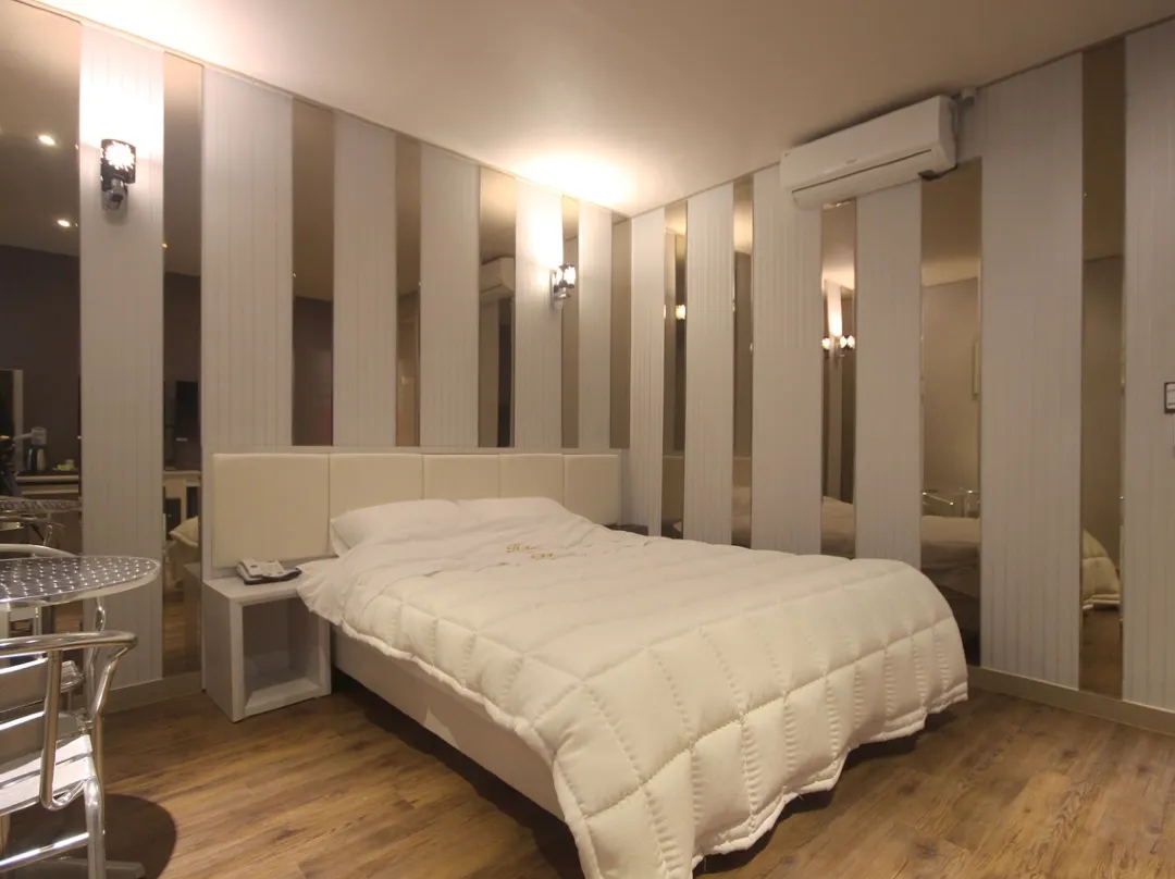 Geojedo Jangseungpo H - Geoje