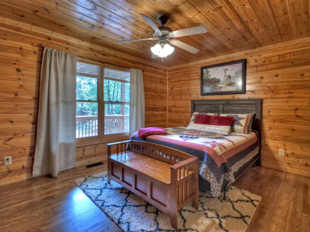 Hot Tub And Cozy Firepit Retreat - Charming Mountain Escape - Blue Ridge, GA