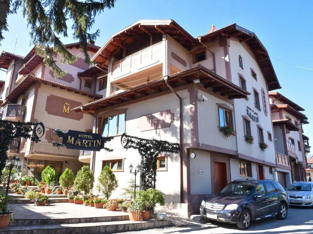 Martin Club Hotel - 班斯科