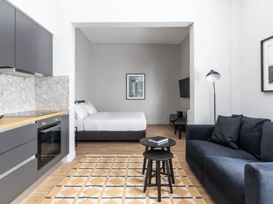 Elliot Petralona - Афины