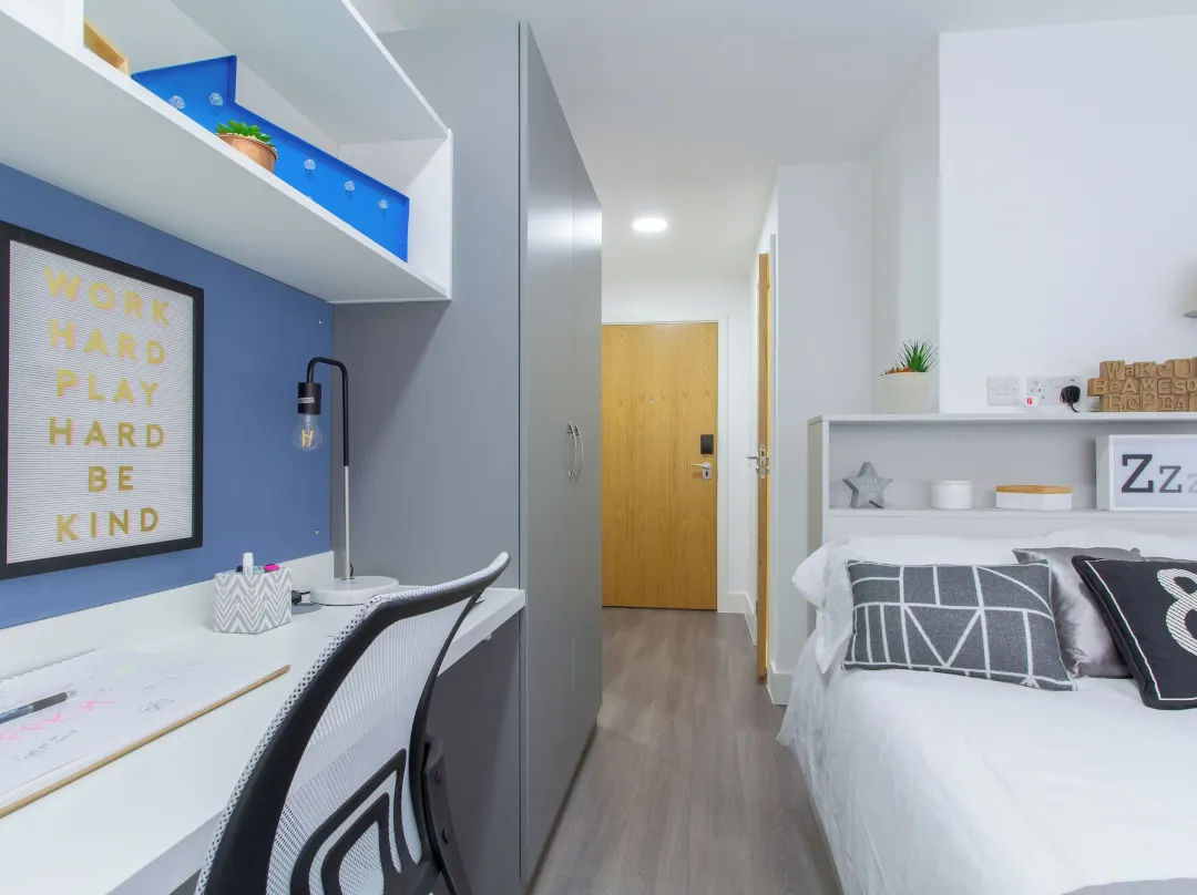 Student Only Collegelands - Glasgow