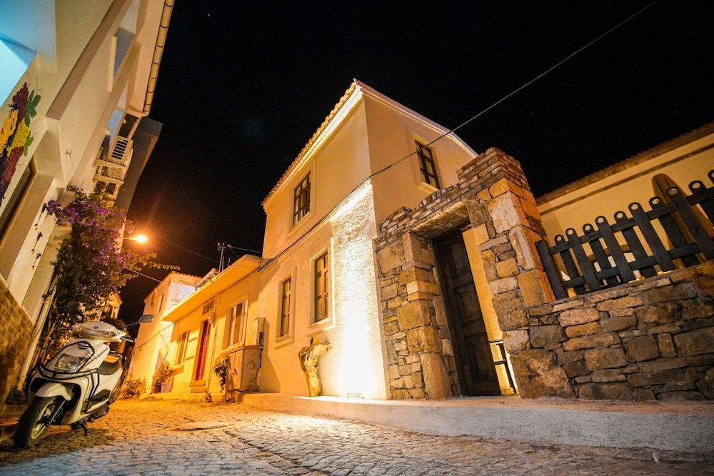 İRinikos Otel - Bozcaada